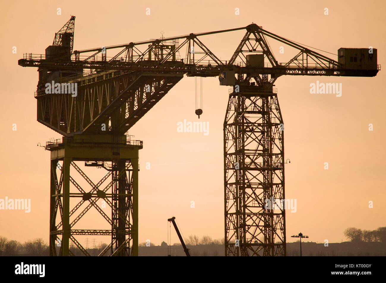 Tyneside shipyard hi-res stock photography and images - Alamy