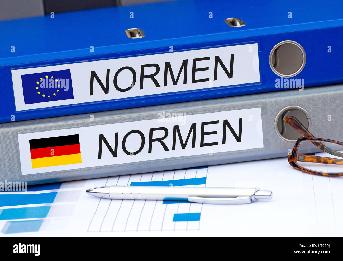 Normen Ordner - EU und Deutschland Stock Photo - Alamy
