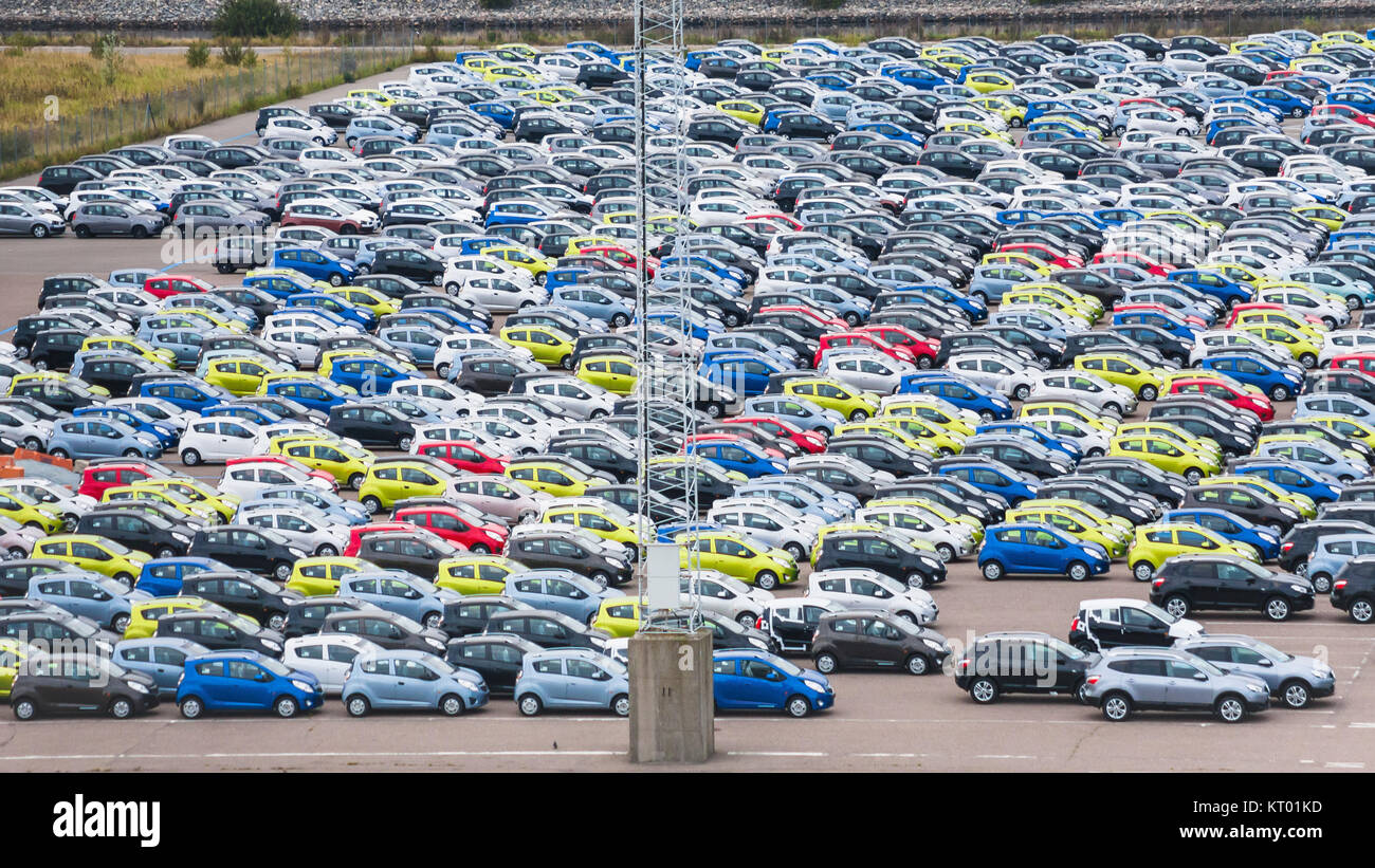 many cars in parking square Stock Photo - Alamy