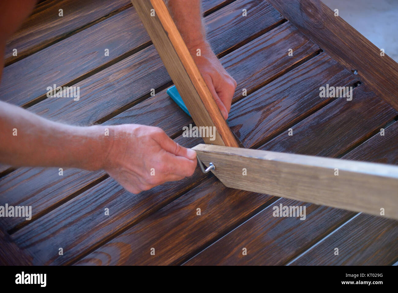 Flat pack furniture assembly hi-res stock photography and images - Alamy