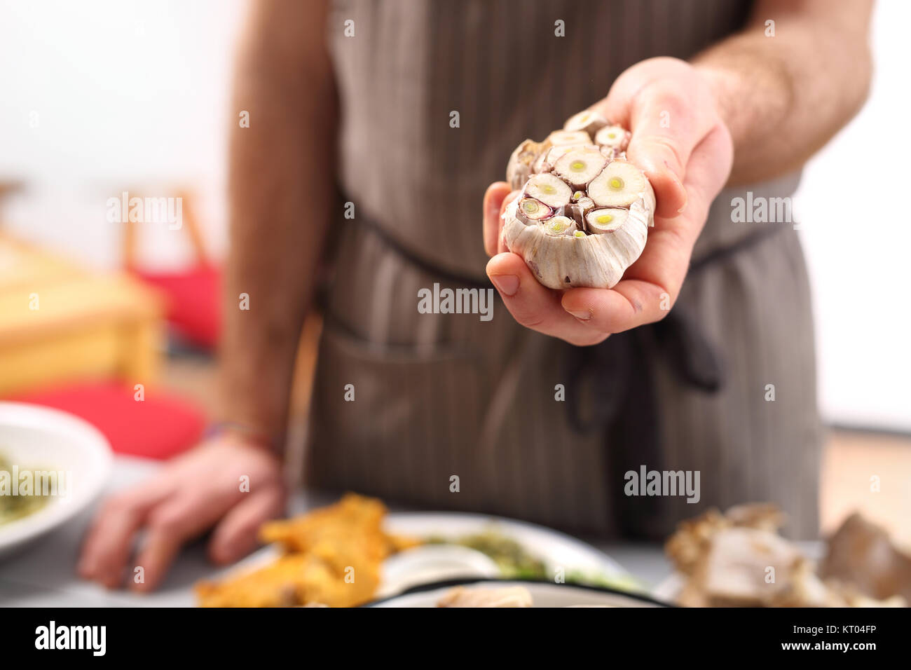 garlic in vegetarian cuisine. healthy kitchen,cook garlic in the ...