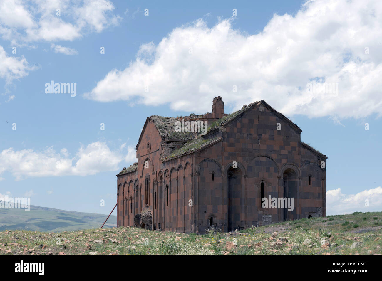 Church ruins ani people hi-res stock photography and images - Alamy