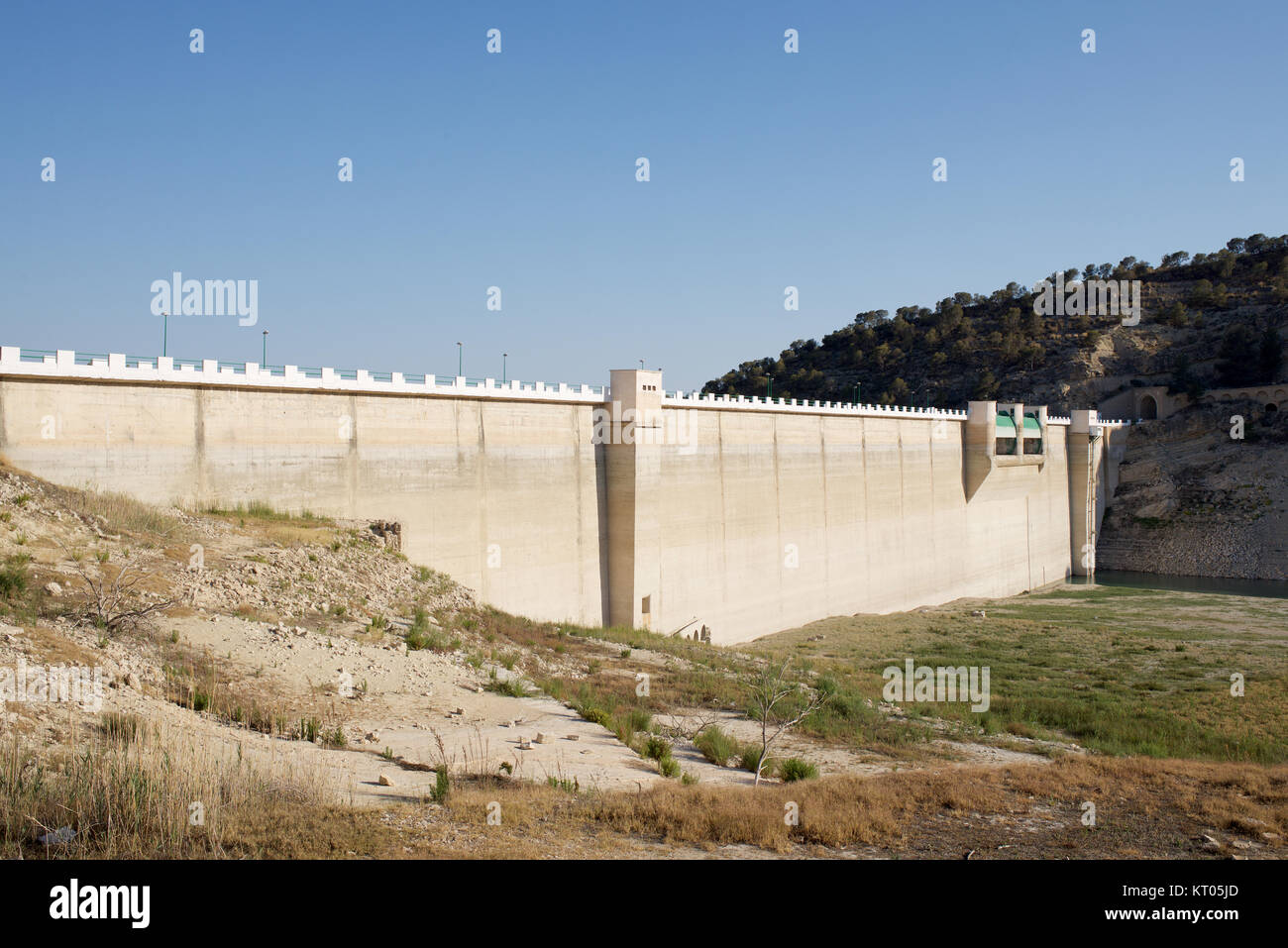 The dam of a reservoir Stock Photo - Alamy