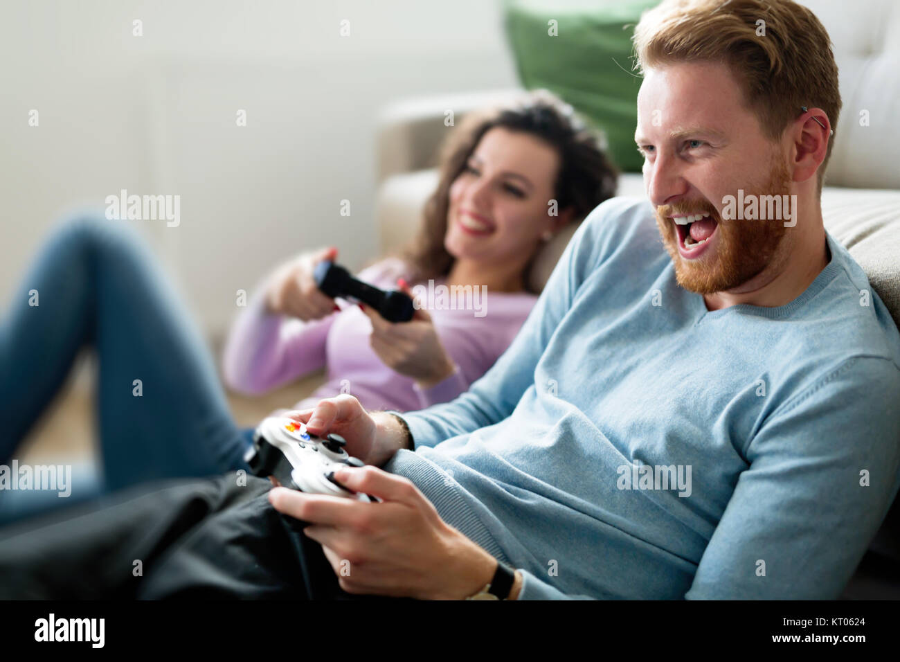 Couple gaming hi-res stock photography and images - Alamy