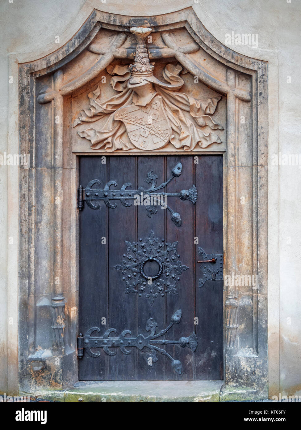 Side view with door closed hi-res stock photography and images - Alamy