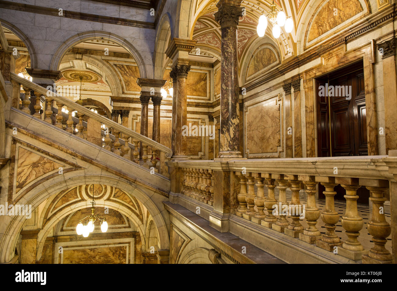 Ceiling of glasgow city chambers hi-res stock photography and images ...