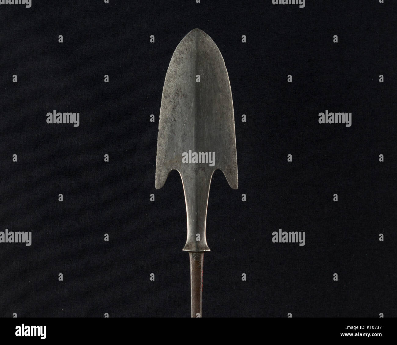 This YanonC493 arrowhead, part of the MET's collection, is a historical ...