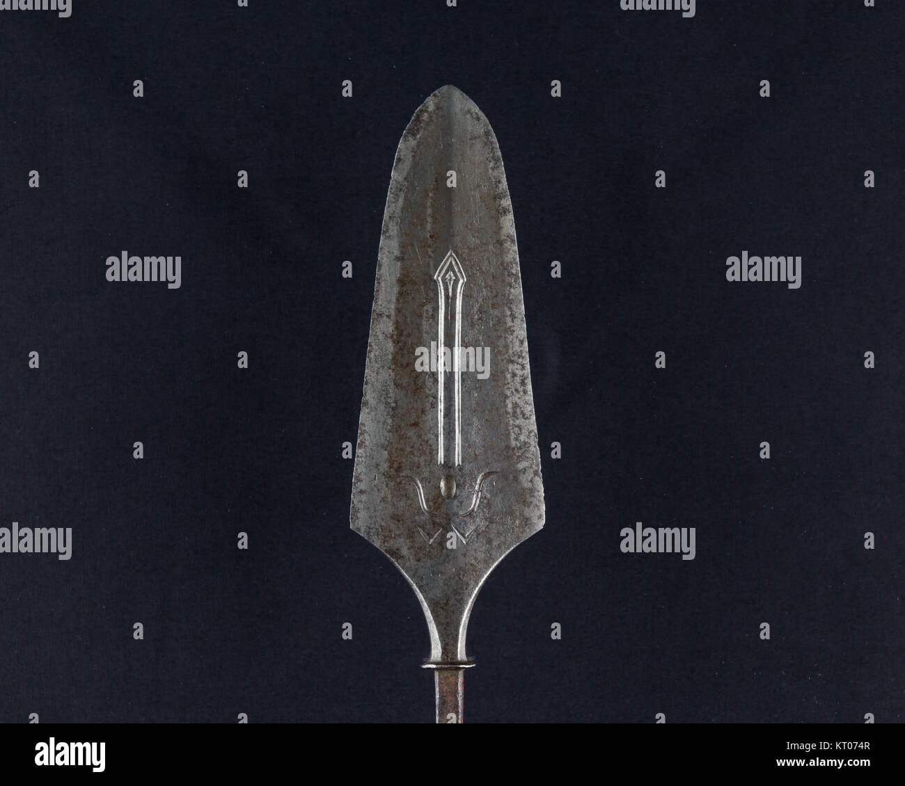 An image of an arrowhead artifact from the YanonC493 collection at the ...
