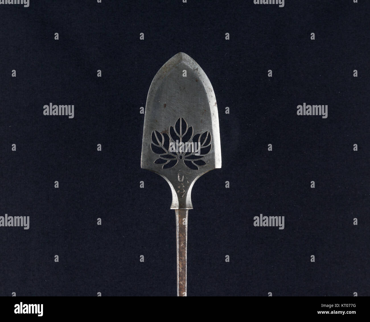 This artifact, labeled as Arrowhead YanonC493, is a historical piece ...