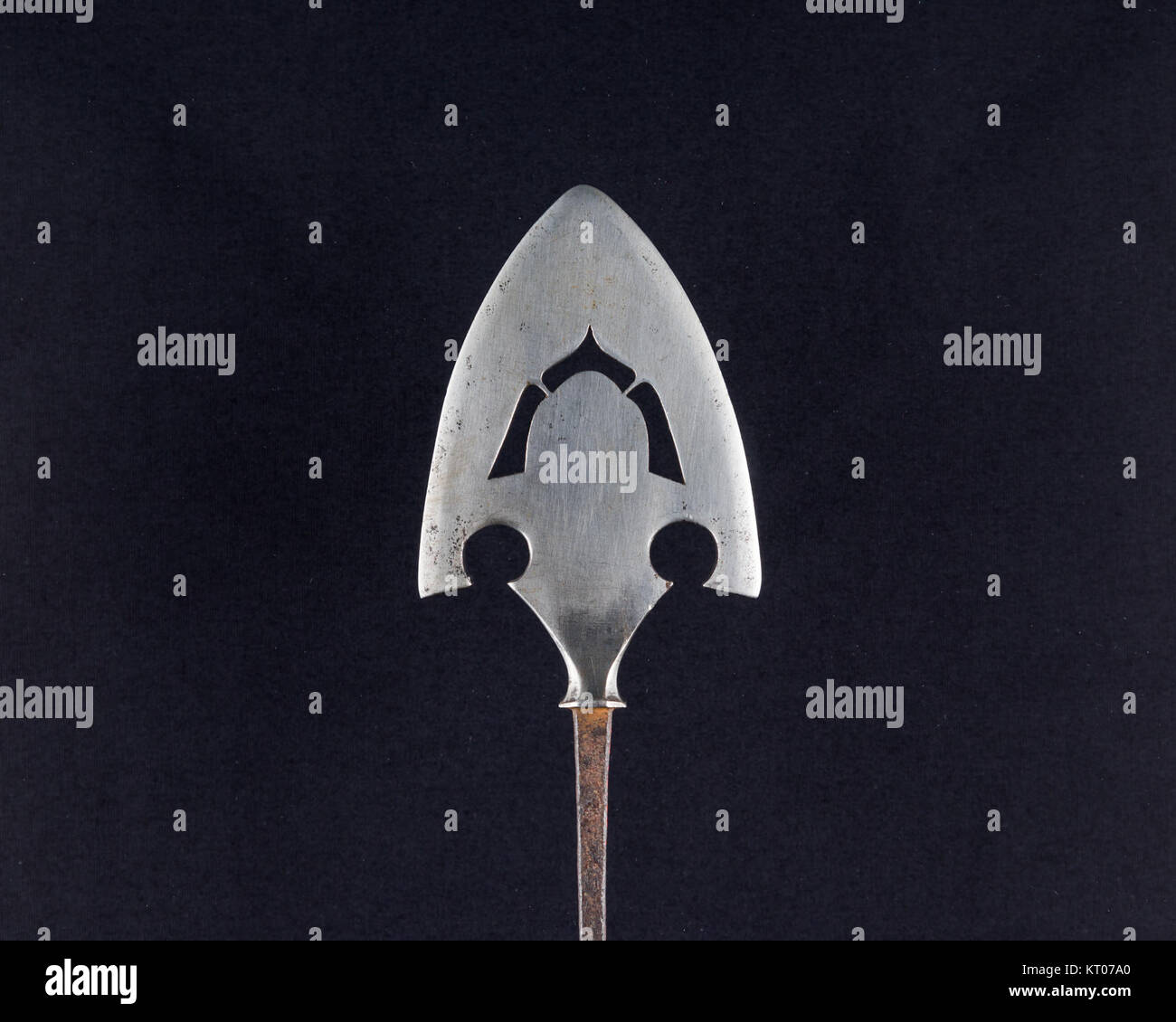 Arrowhead (YanonC493) is a Native American artifact in the MET ...