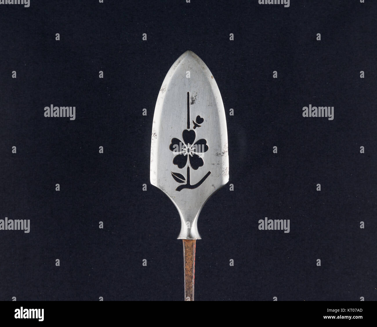 Arrowhead (YanonC493) is a historical object in the collection of the ...