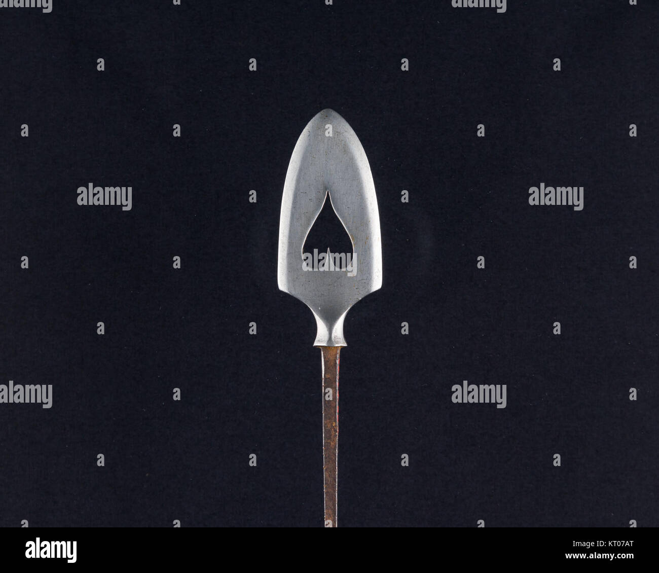 This artifact, an arrowhead labeled YanonC493, is part of the MET ...