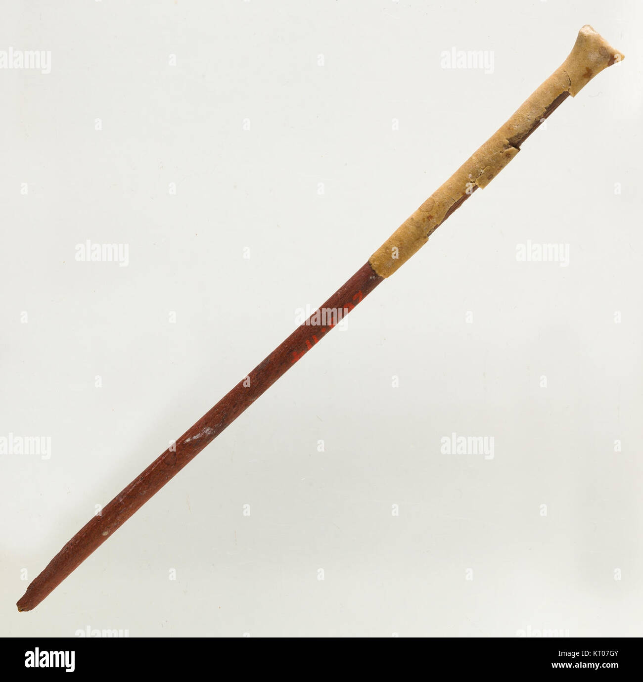 The arrow tip featured in this MET artifact is a piece of ancient ...