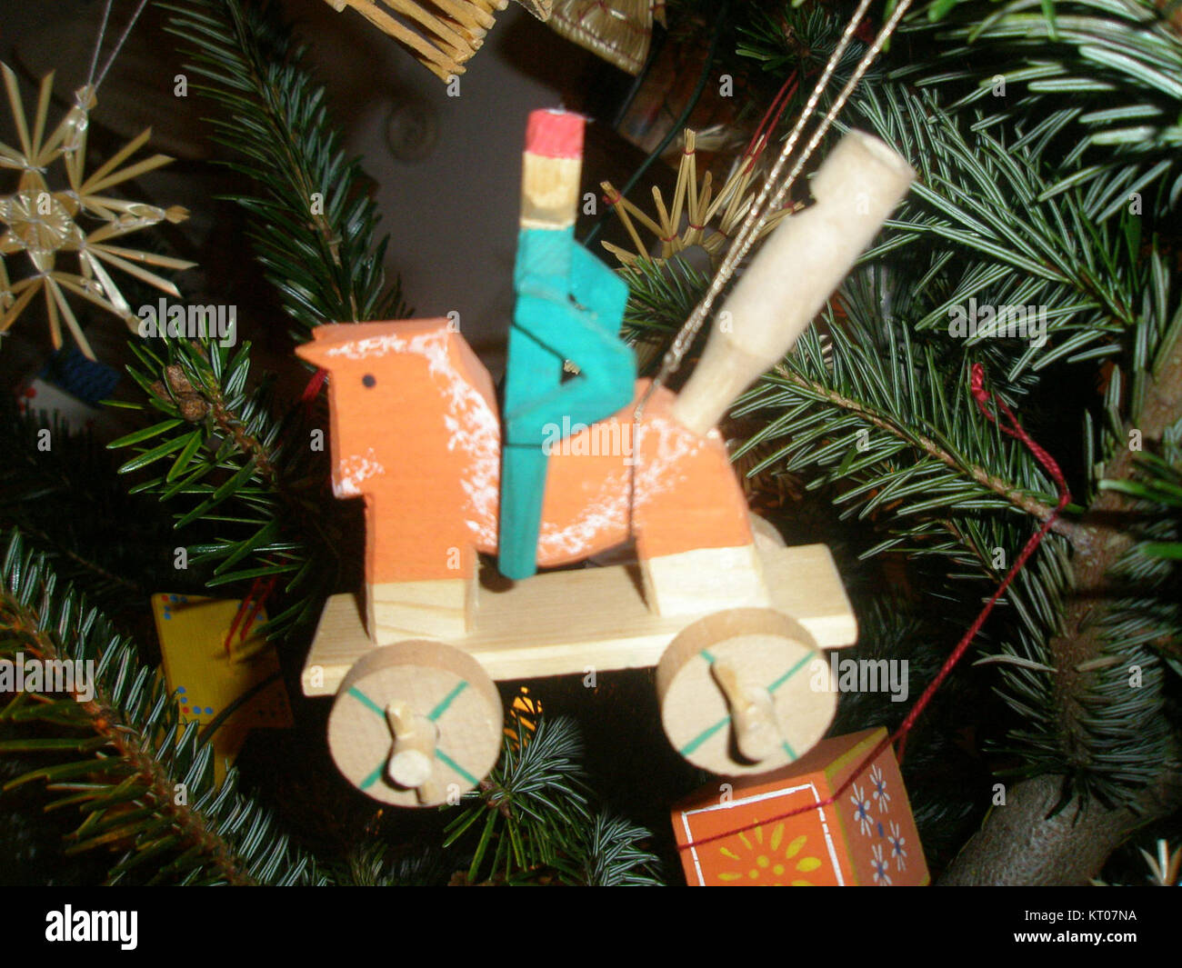 The title 'Arschpfeifenroessl-seitlich' refers to a specific term or object, which likely ...