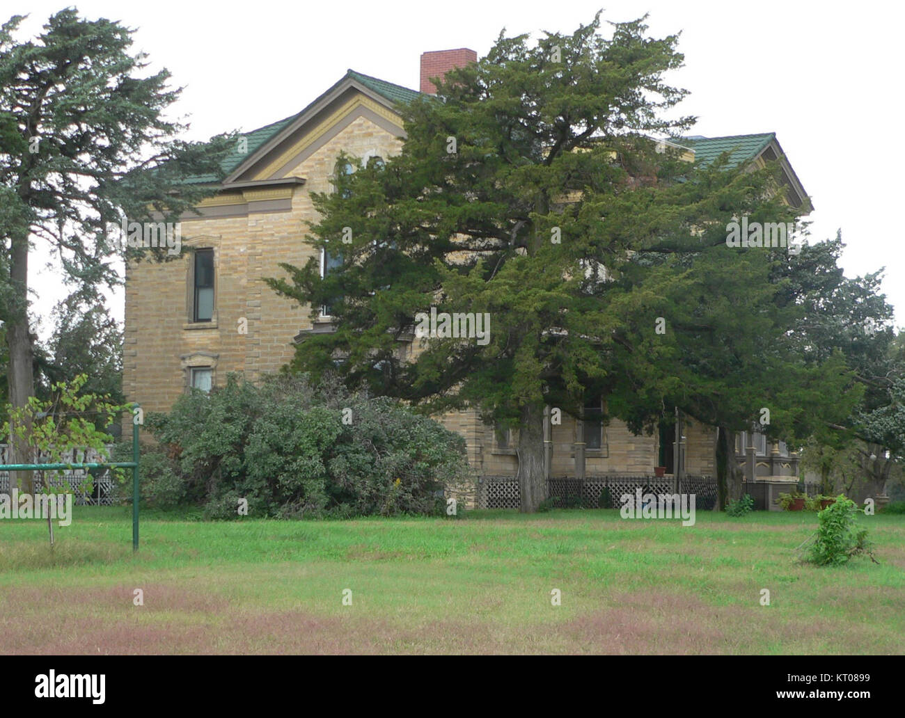 This photograph captures the Arthur Larkin house located in Ellsworth ...