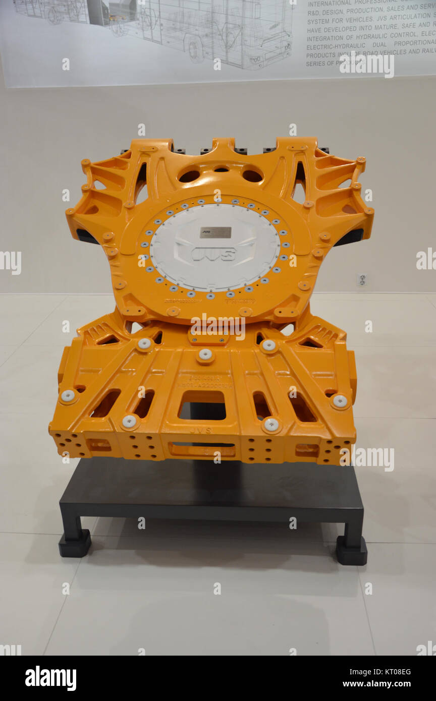 The JVS front-engine bus articulation system, developed by Spielvogel ...