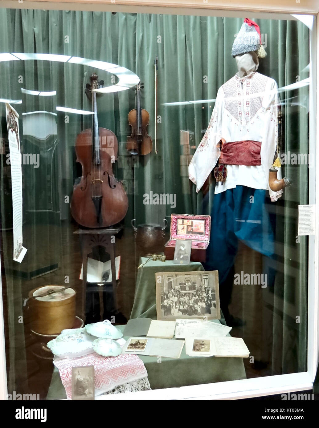 A collection of items associated with artists, possibly including tools ...