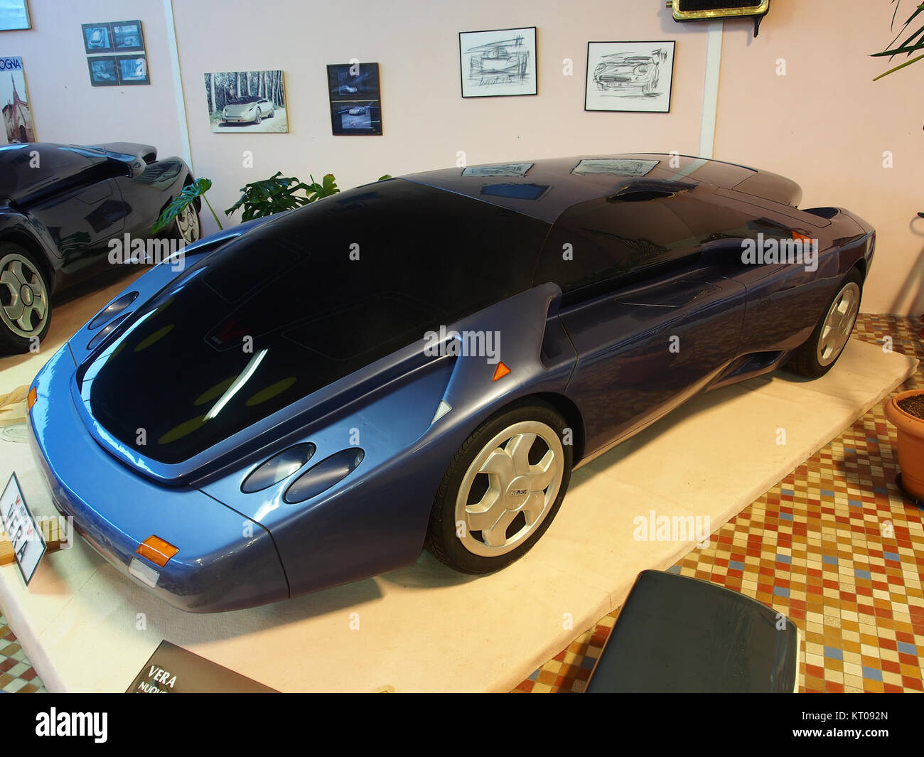 Automobile de hi-res stock photography and images - Alamy