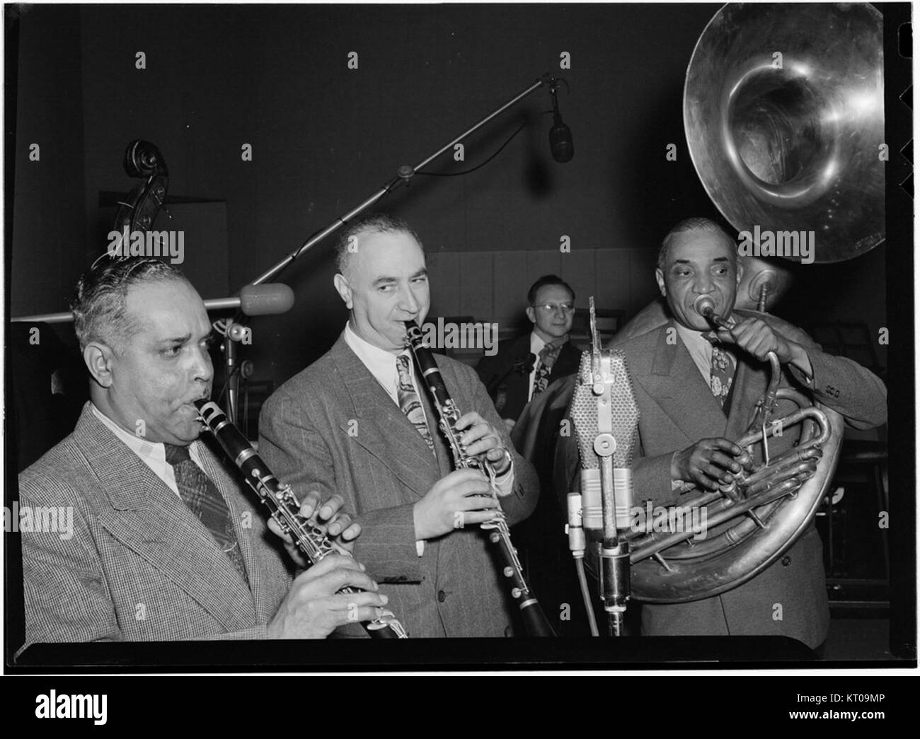This 1947 portrait captures jazz musicians Mezz Mezzrow, Albert ...