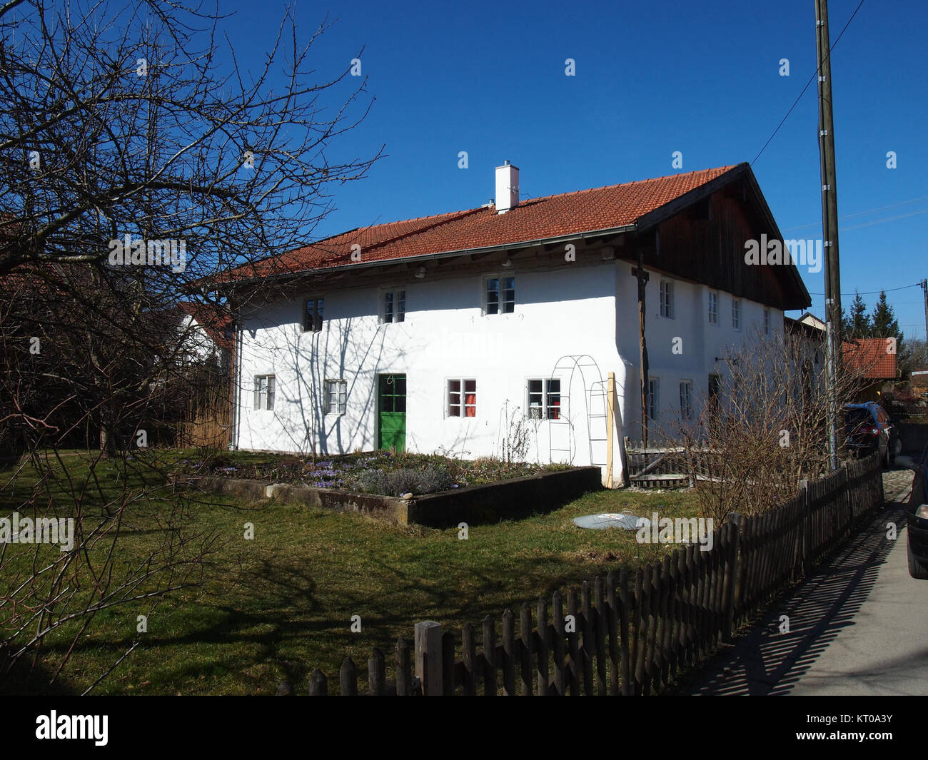 Ascher Bahnhofstrasse 8 is an address in Asch, a town in Germany. The ...