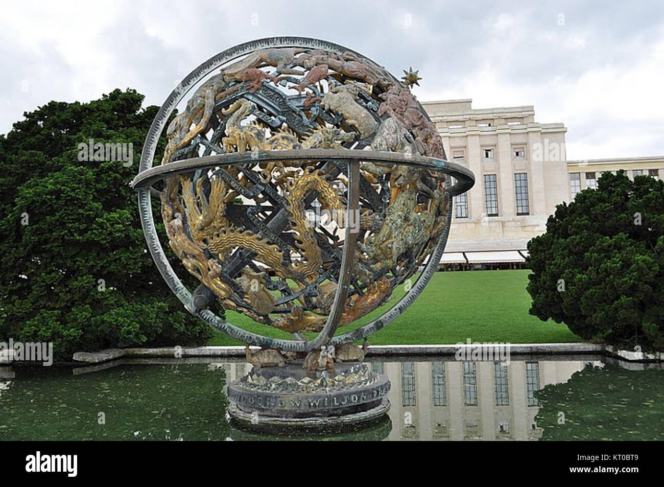 This image shows the background of an assembly hall, a venue designed ...