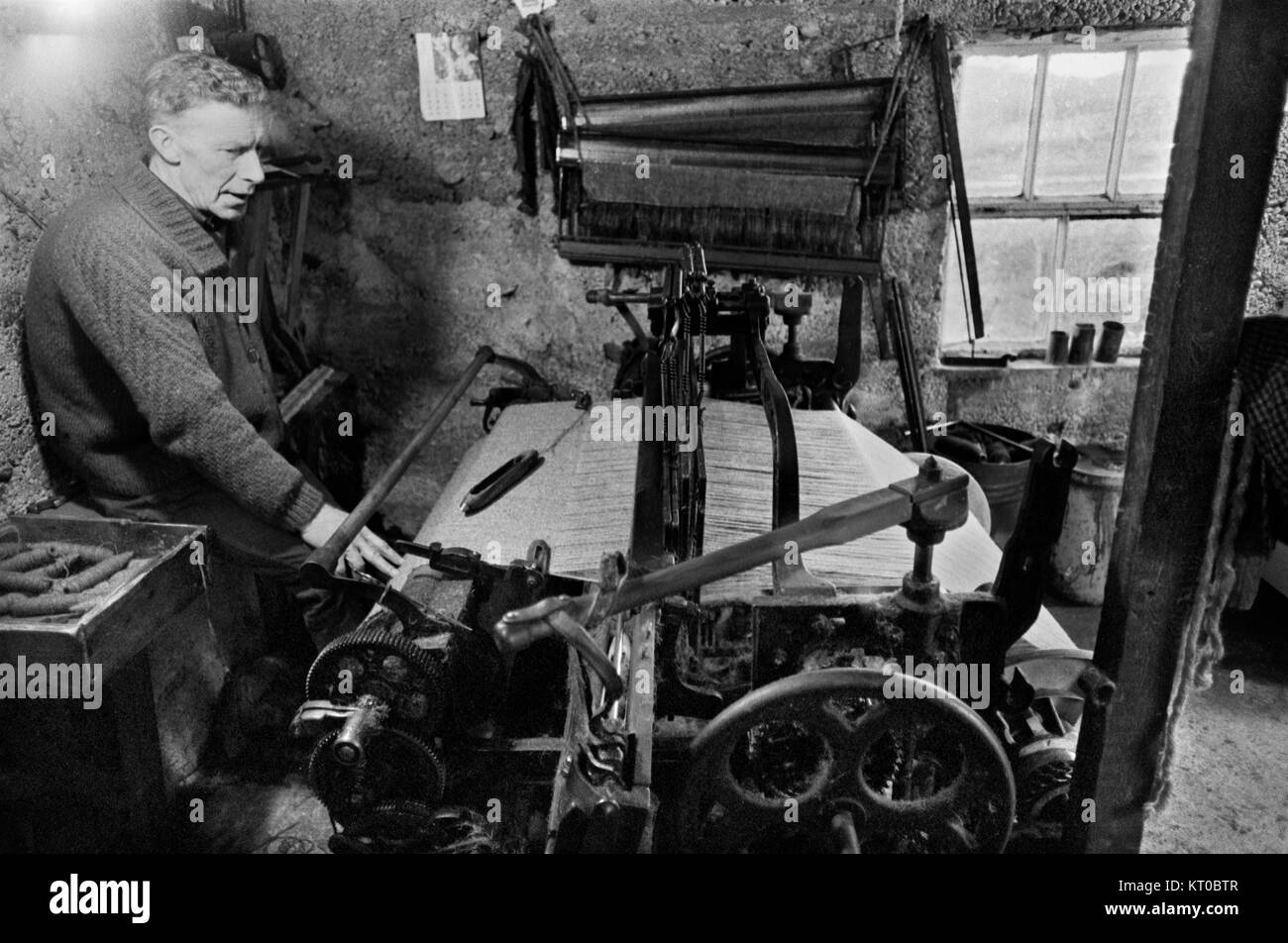 Old handloom weavers Black and White Stock Photos & Images - Alamy