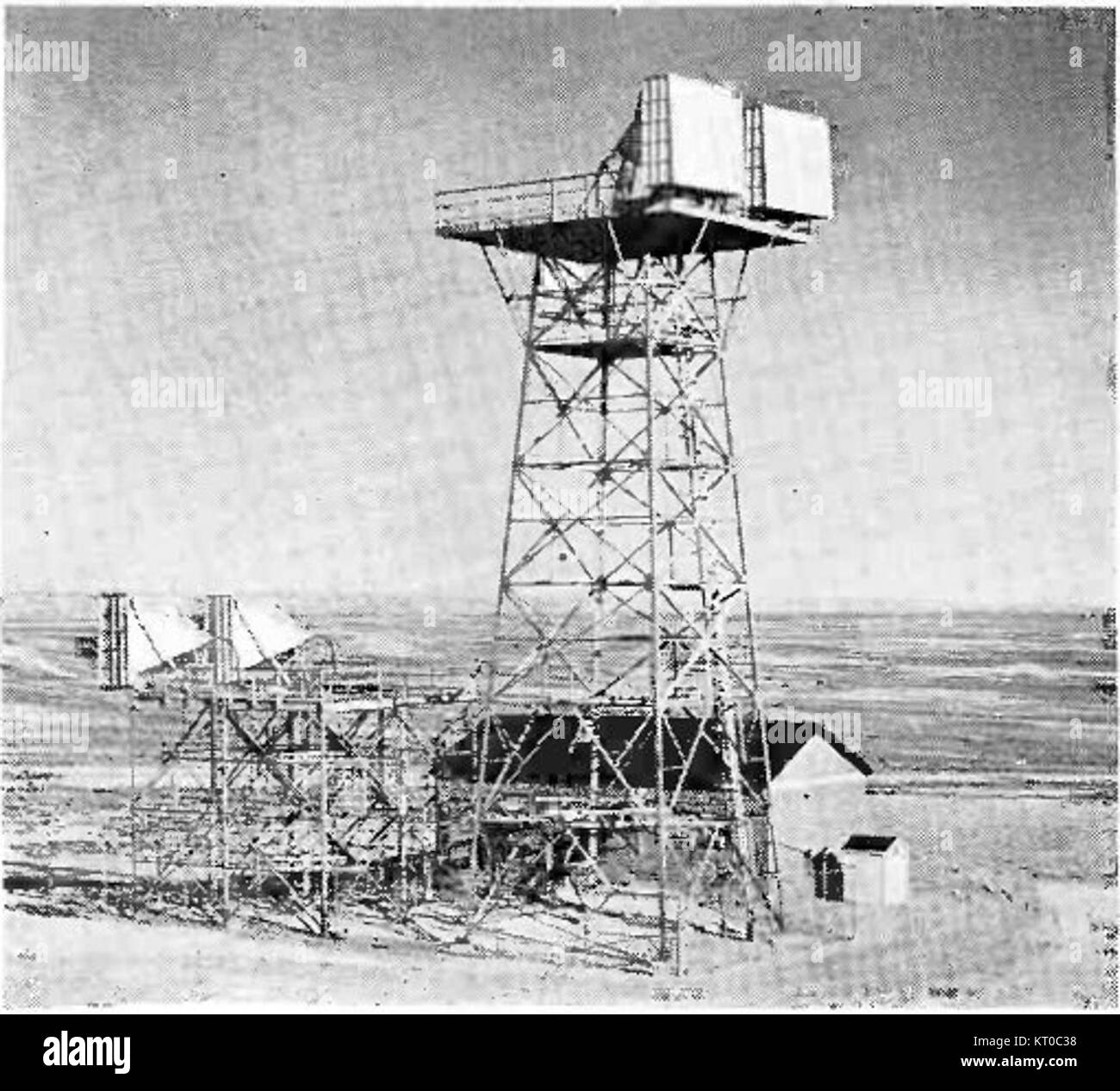 Relay station transmission towers Black and White Stock Photos & Images ...