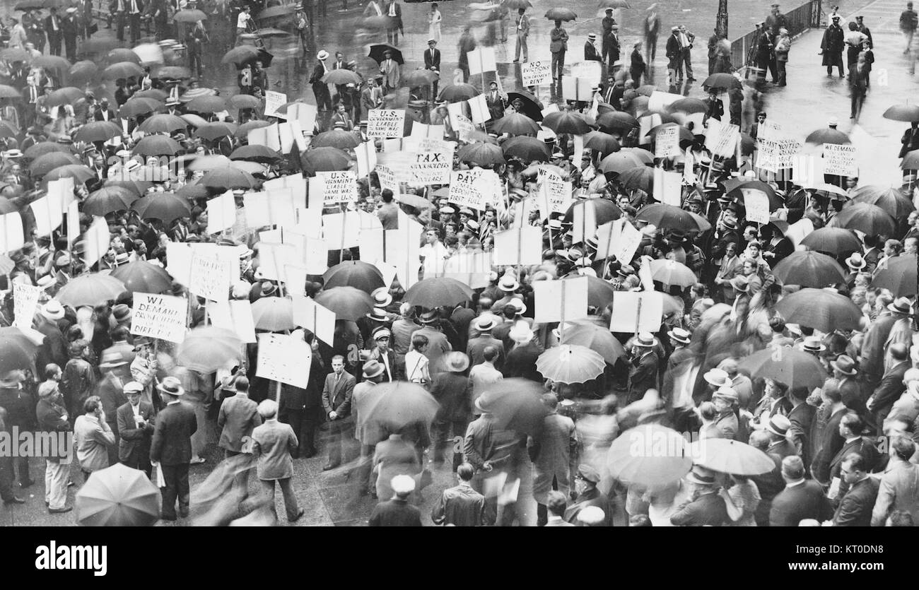 Bank failure 1930s hi-res stock photography and images - Alamy