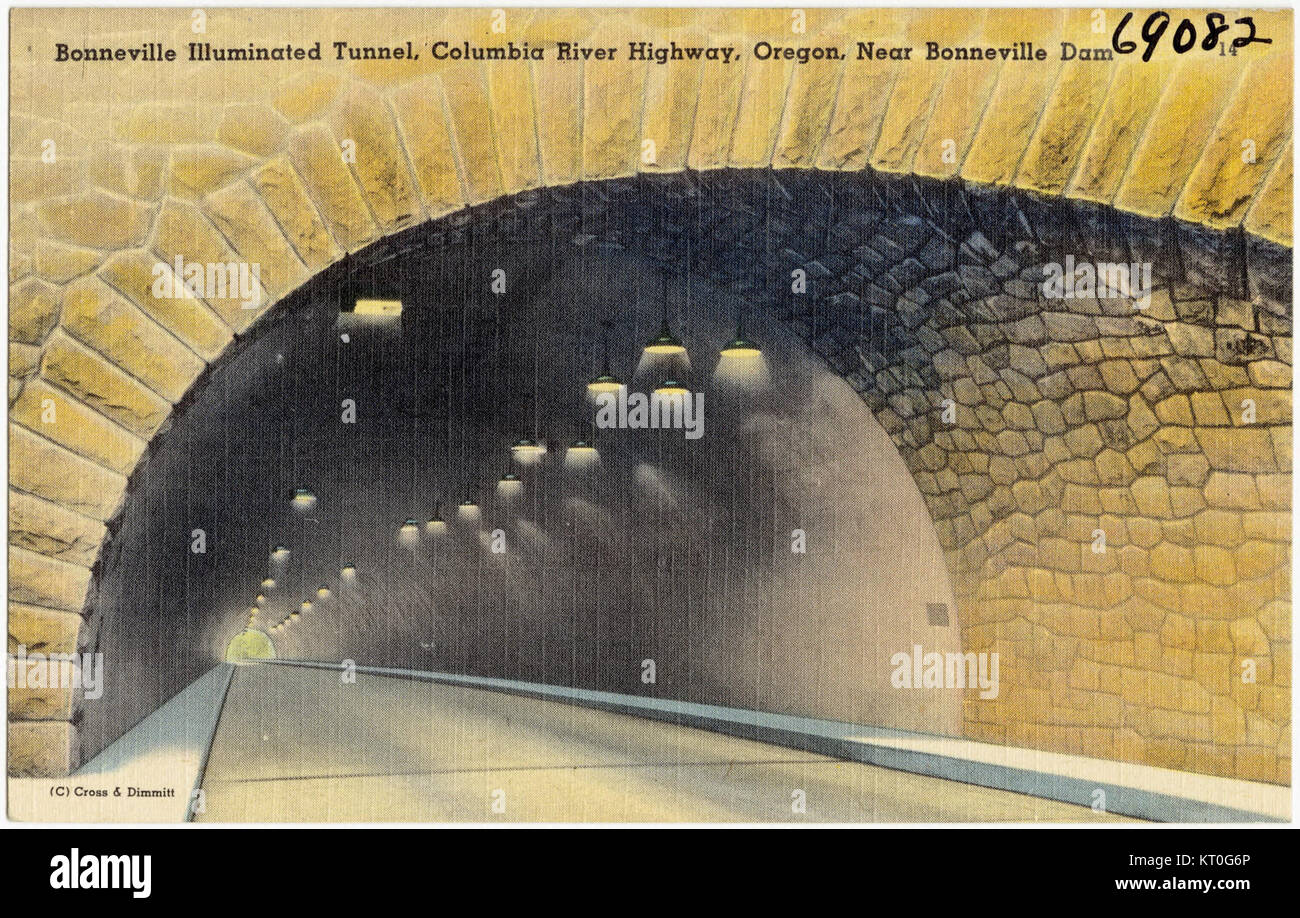 Columbia river highway tunnel hi-res stock photography and images - Alamy