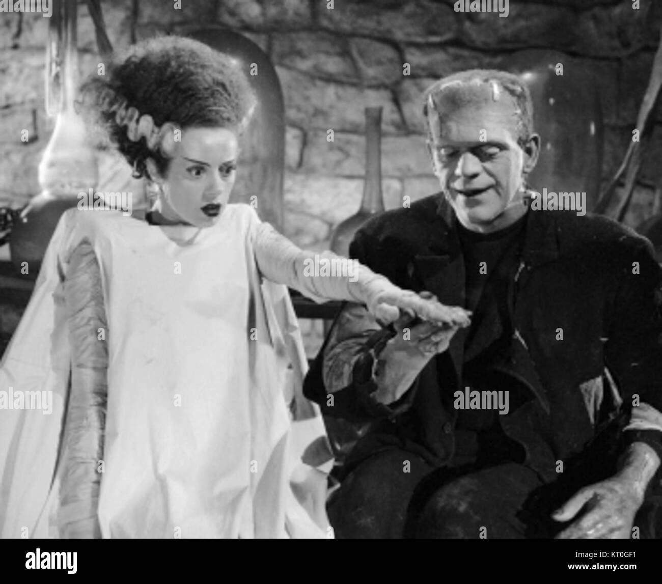Bride of frankenstein hi-res stock photography and images - Alamy