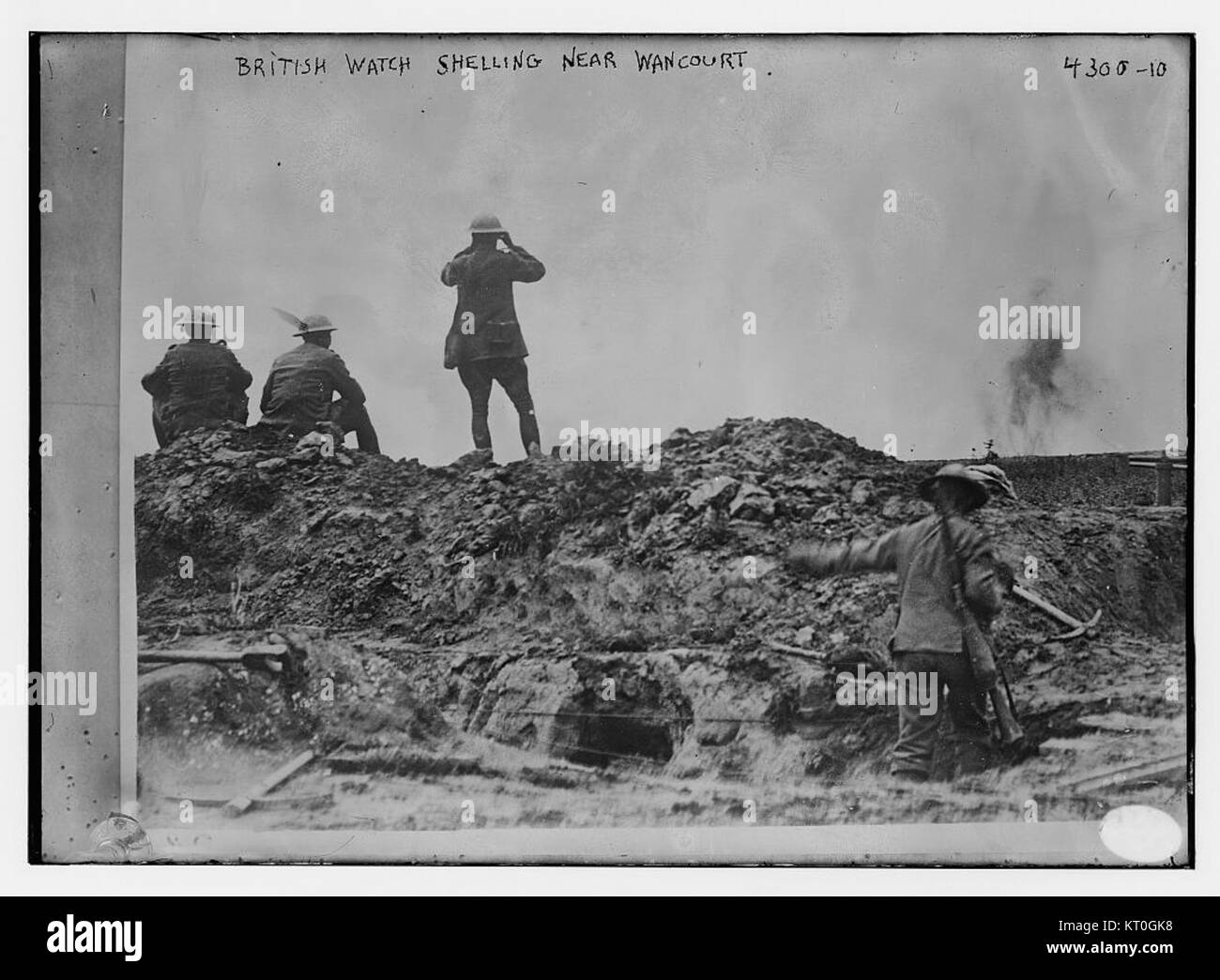 British artillery shelling Black and White Stock Photos & Images - Alamy