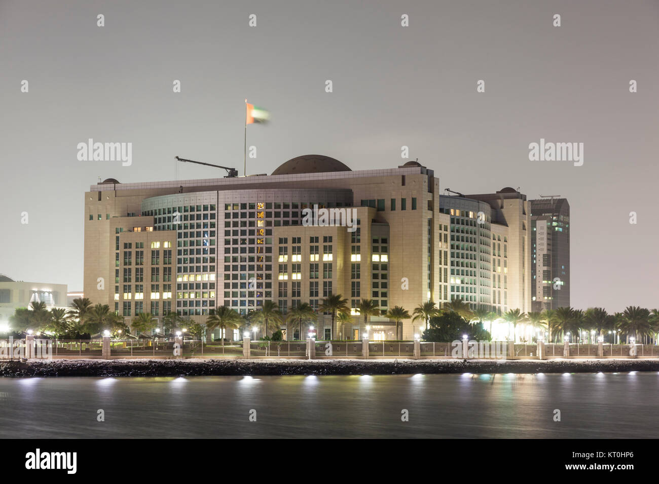 government building in abu dhabi Stock Photo - Alamy