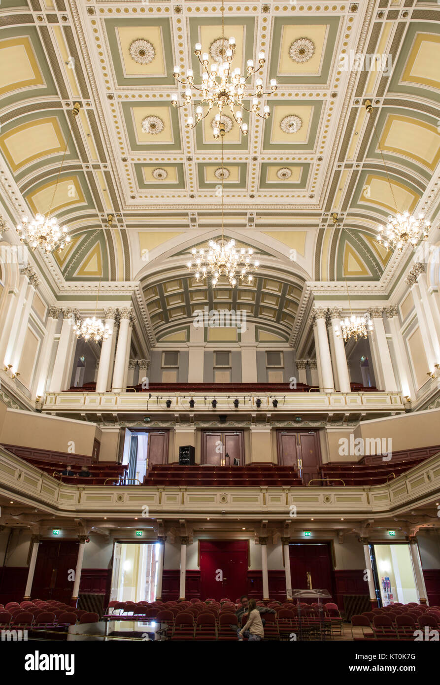Paisley town hall Stock Photo - Alamy