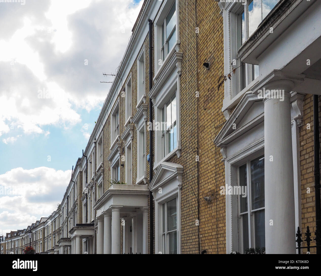 London construction houses hi-res stock photography and images - Alamy