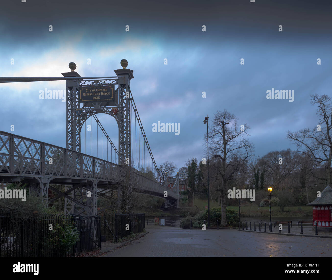 Queens park bridge hi-res stock photography and images - Alamy