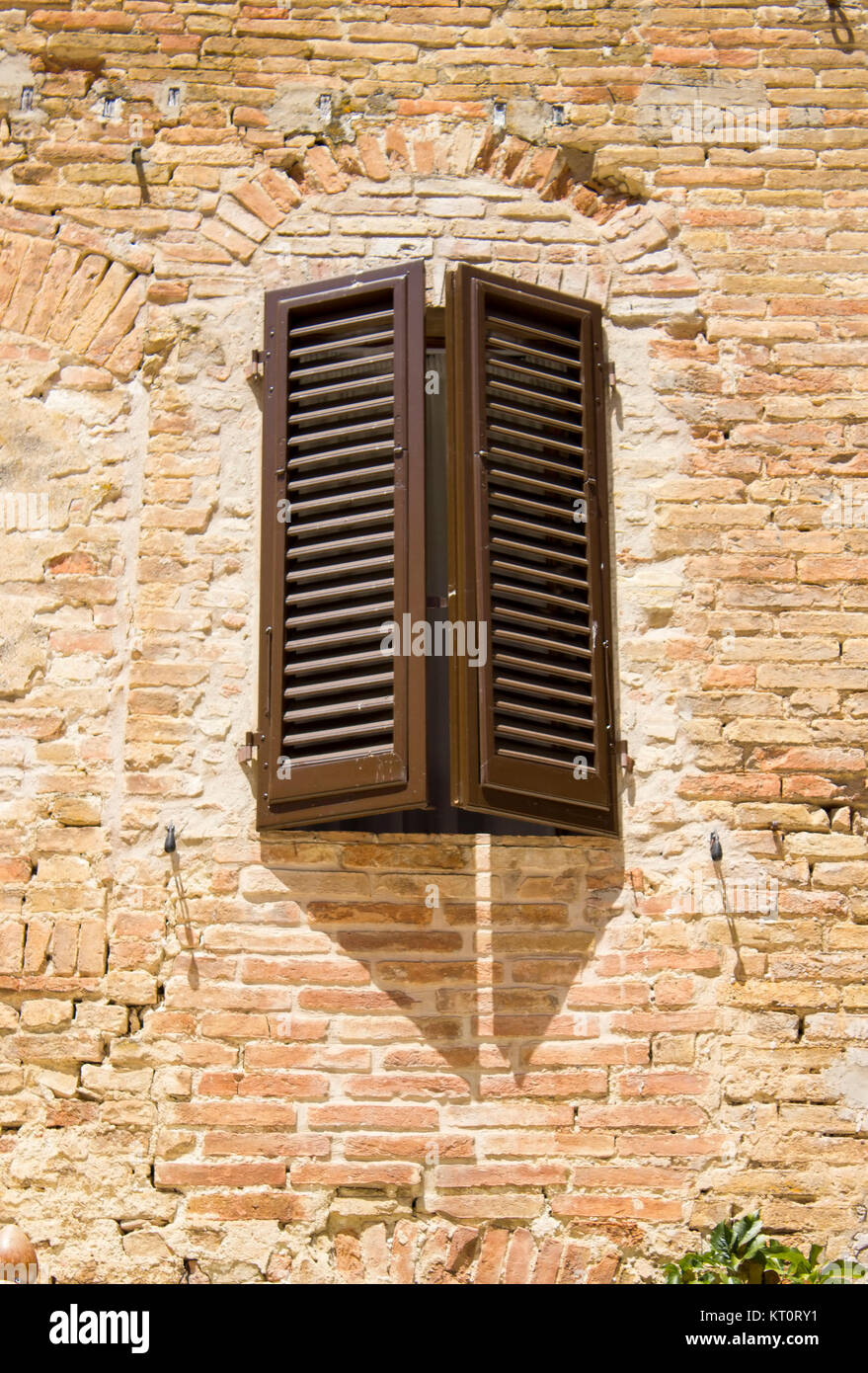 old italian window, Tuscany, Italy Stock Photo - Alamy