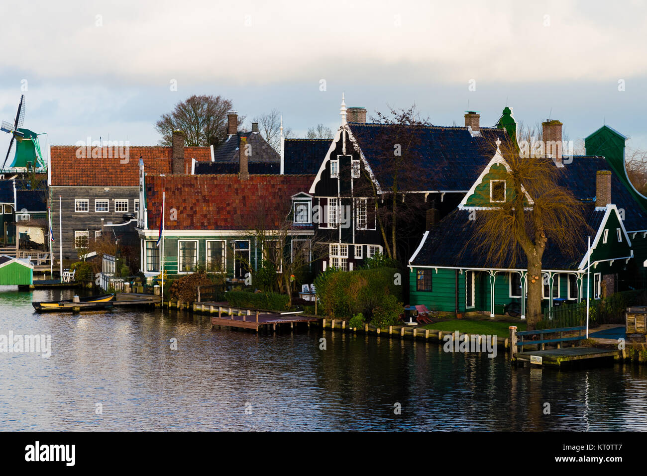 Rural Dutch scenery in Zaanse Schans village Stock Photo - Alamy