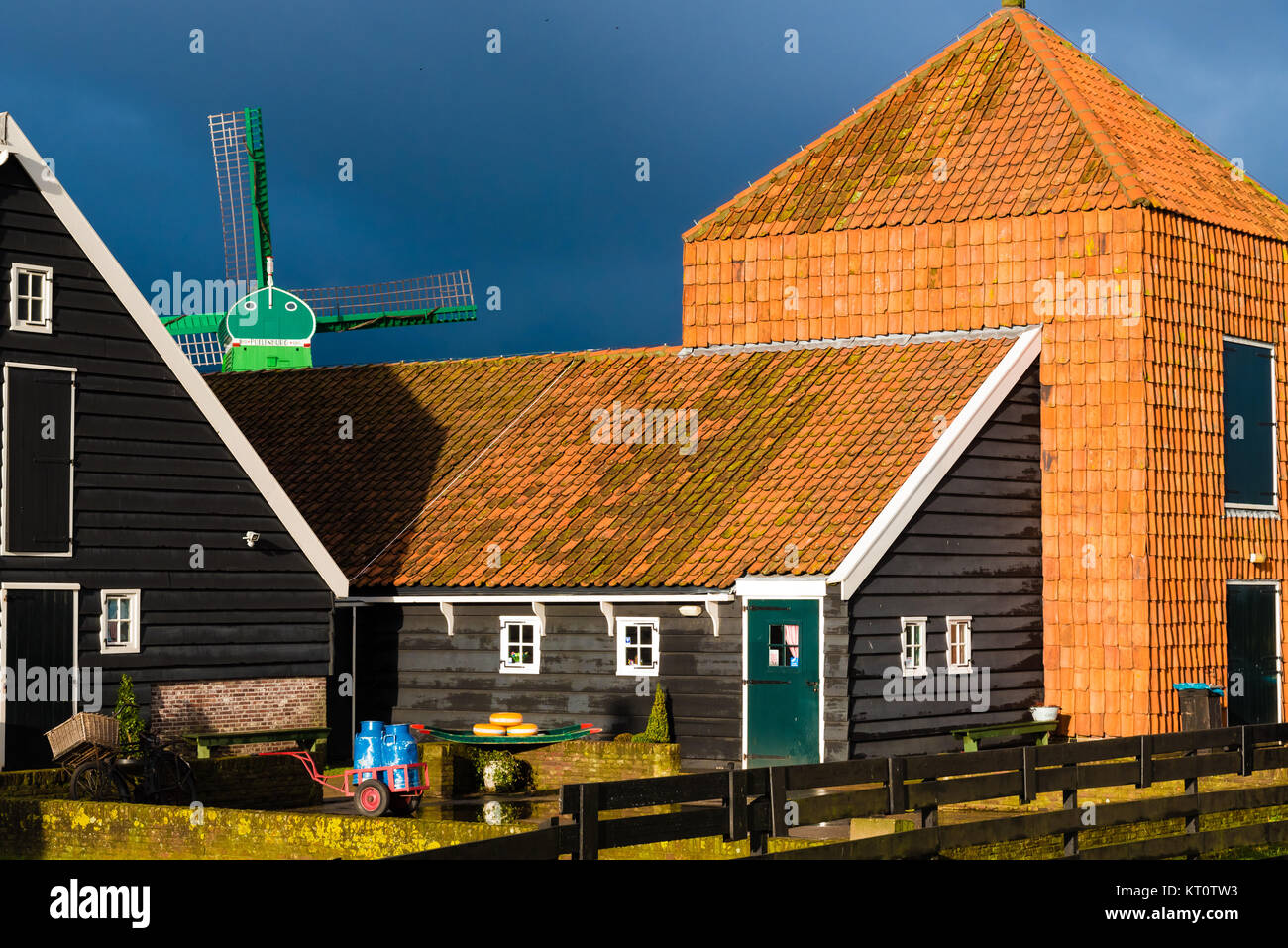 Rural Dutch scenery in Zaanse Schans village Stock Photo - Alamy