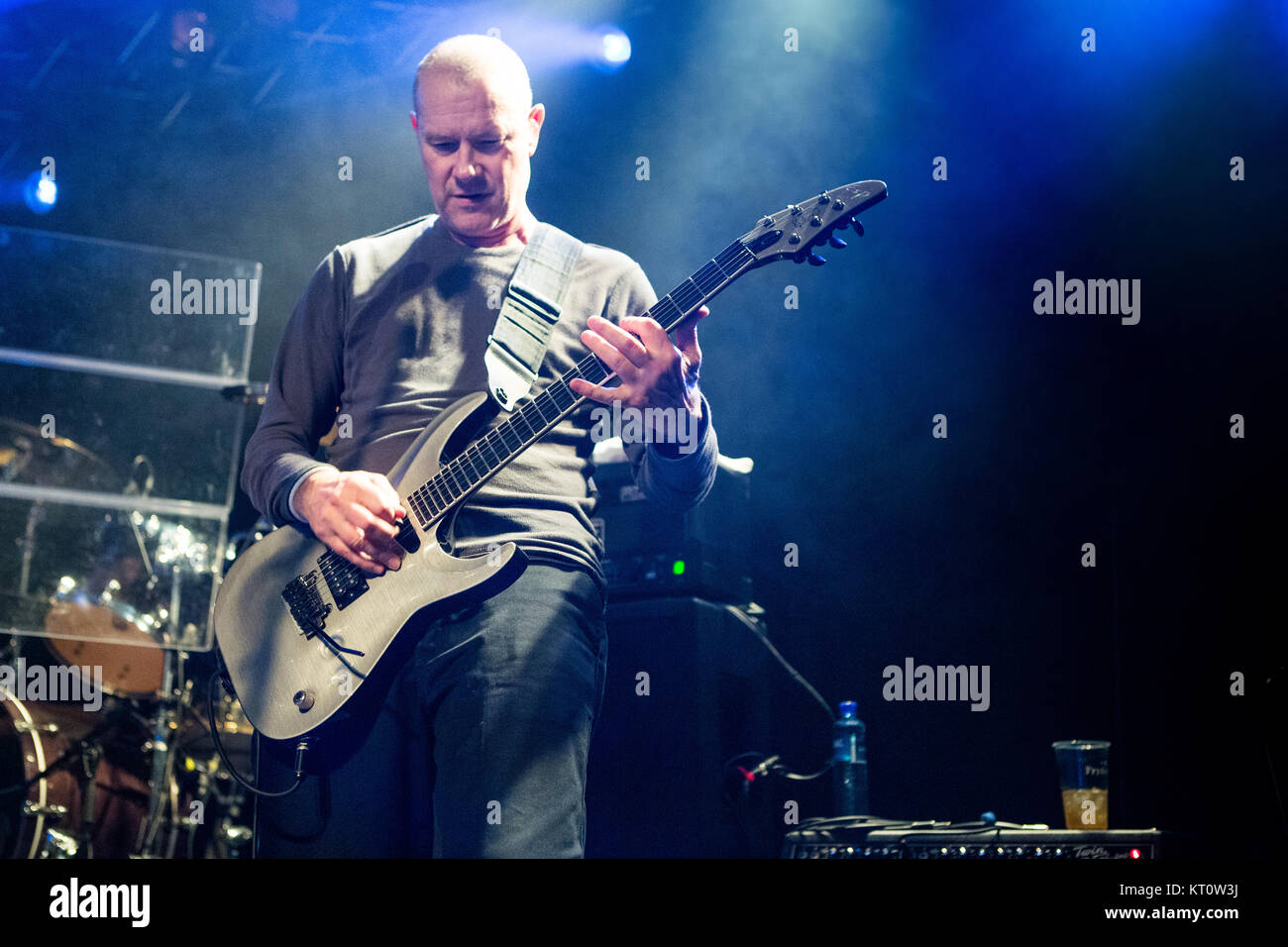 Page 01 hi-res stock photography and images - Alamy