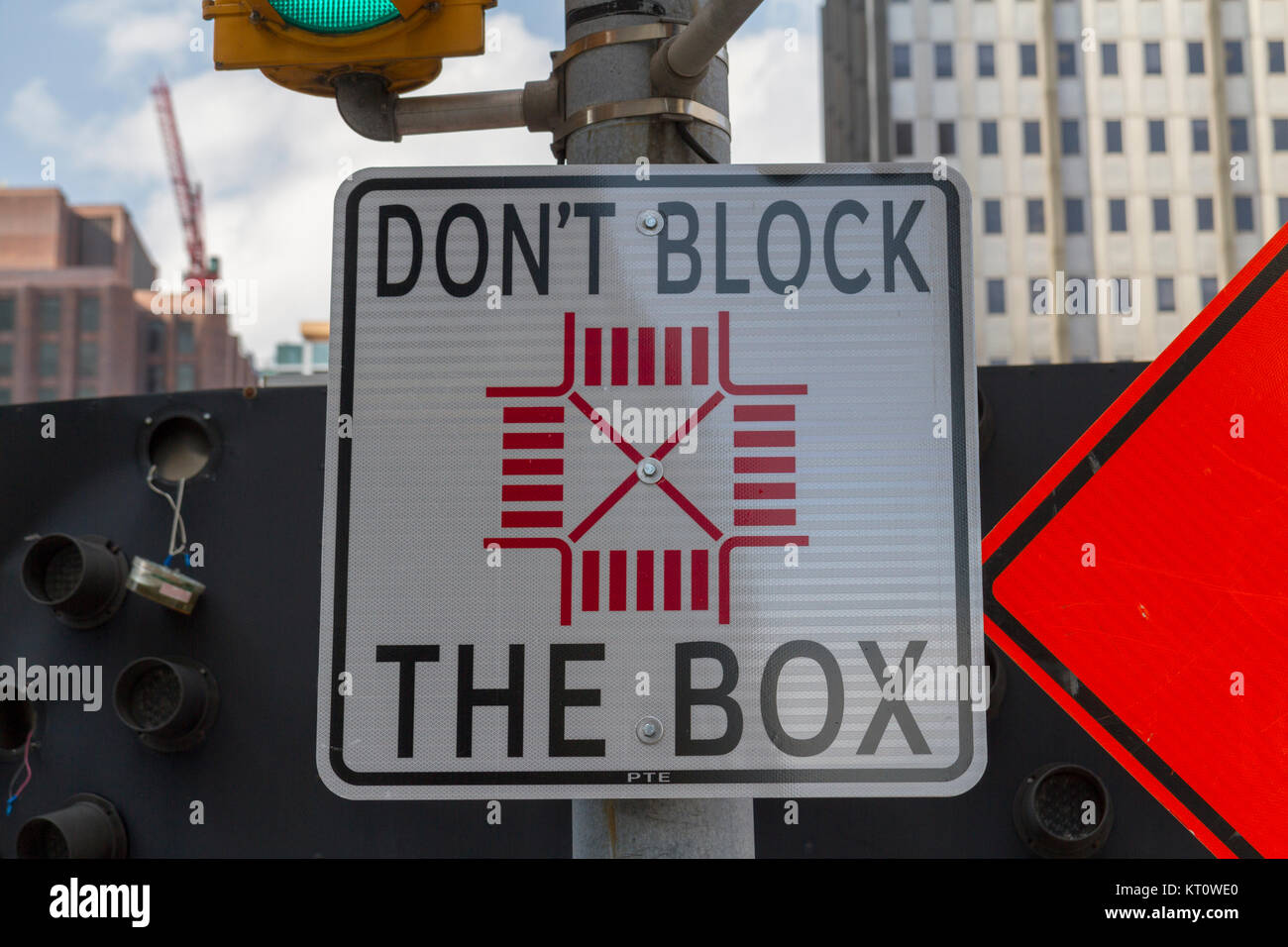 Dont block the box hi-res stock photography and images - Alamy