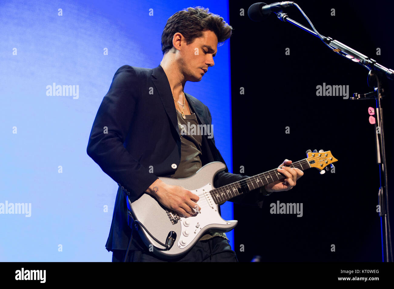 The American guitarist, singer and songwriter John Mayer performs a ...