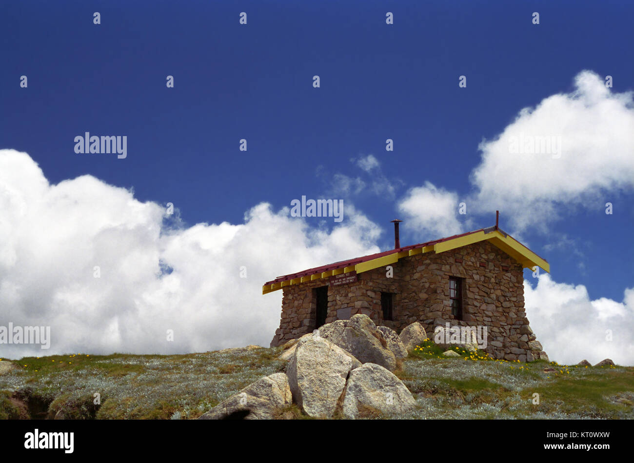 Seaman's Hut, mountain rescue refuge, Mount Kosciuszko, Snowy Mountains ...