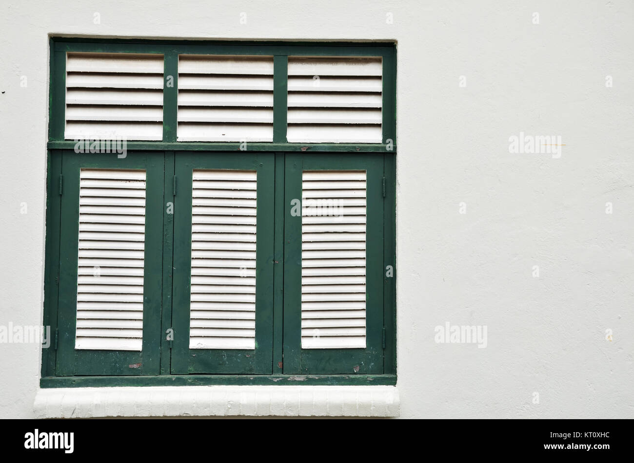 Green wood window Stock Photo - Alamy