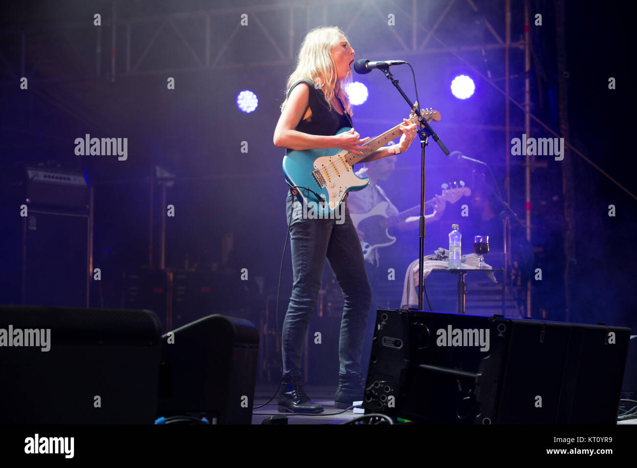 Lissie singer hi-res stock photography and images - Alamy