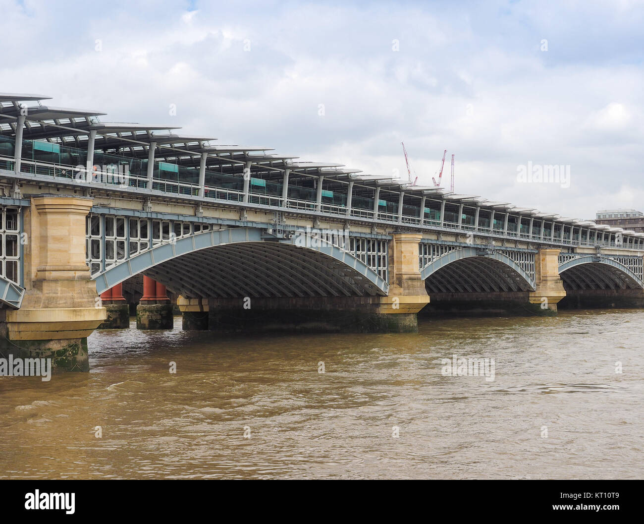Rolling bridge london hi-res stock photography and images - Alamy