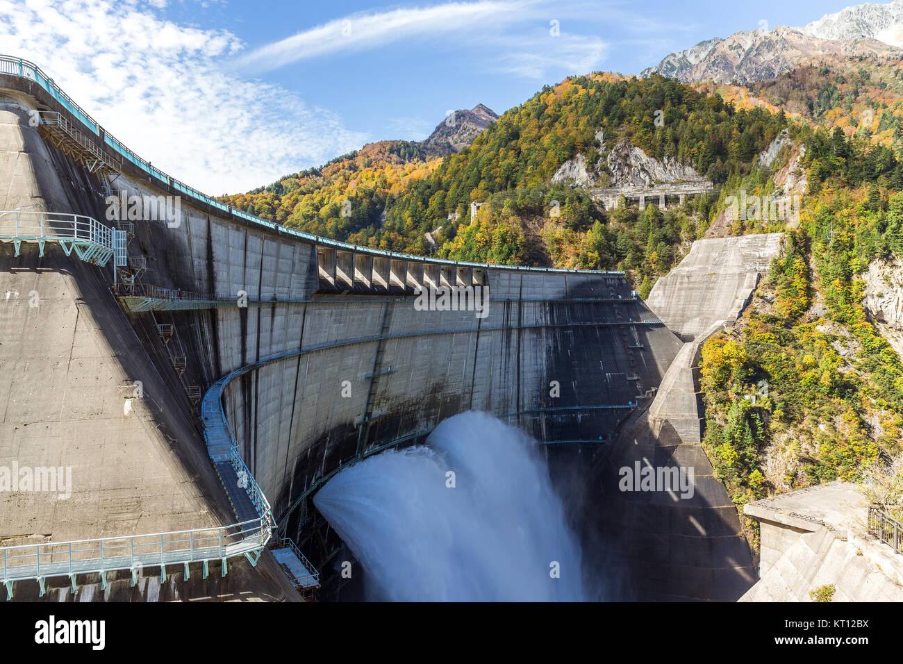 Japanese and alpine architecture hi-res stock photography and images ...