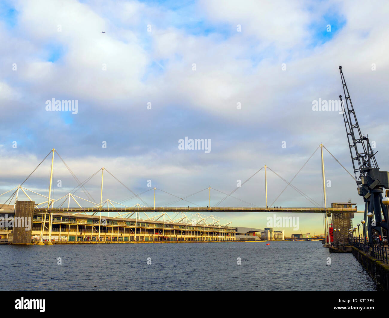 Royal victoria docks hi-res stock photography and images - Alamy