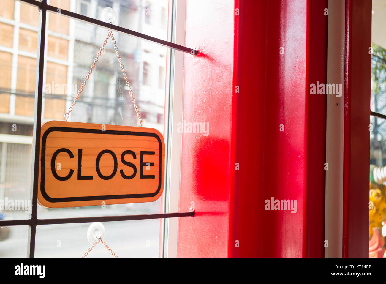 Vintage looking closed sign in the shop Stock Photo - Alamy