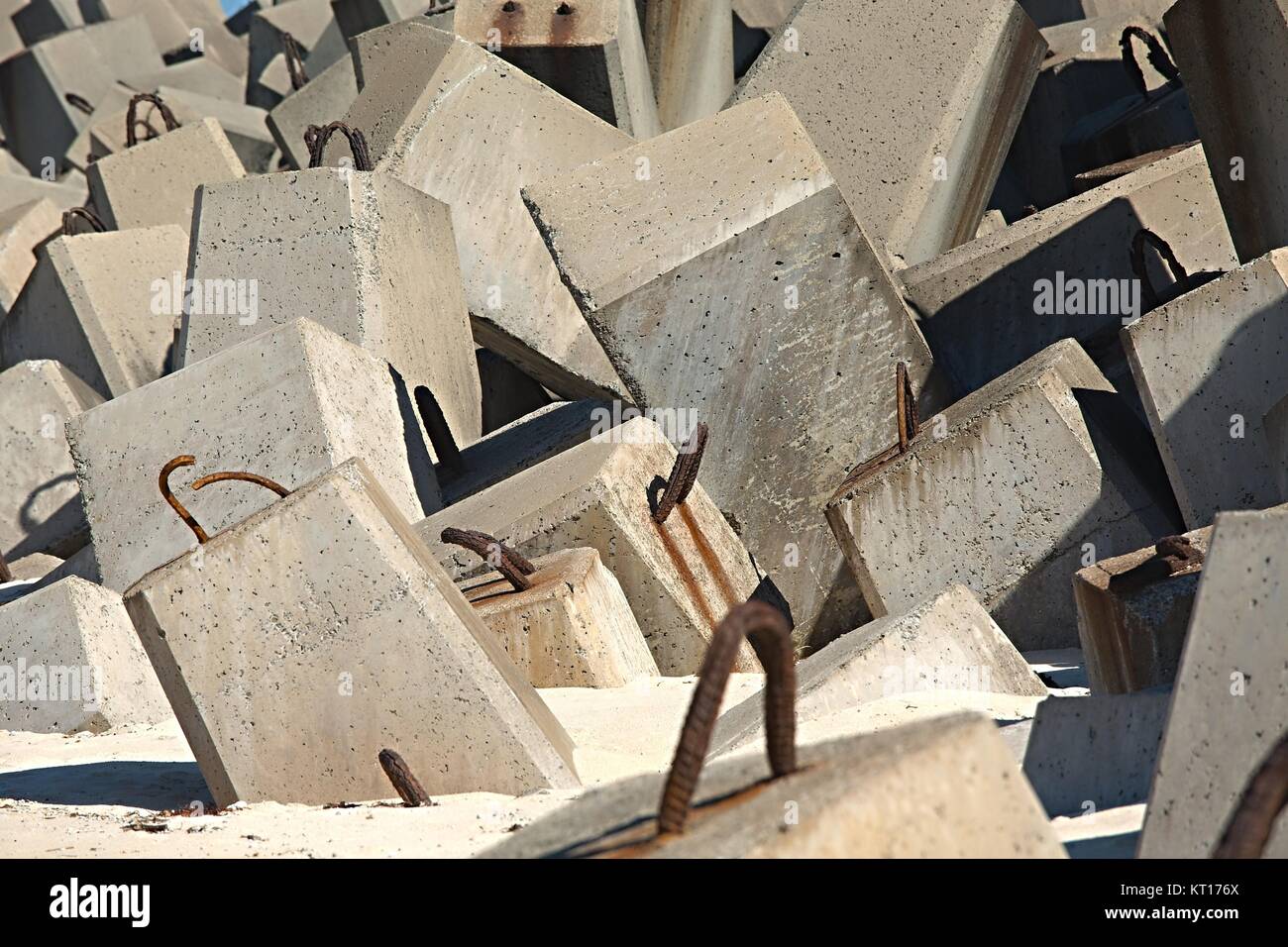 Enormous concrete dam hi-res stock photography and images - Alamy