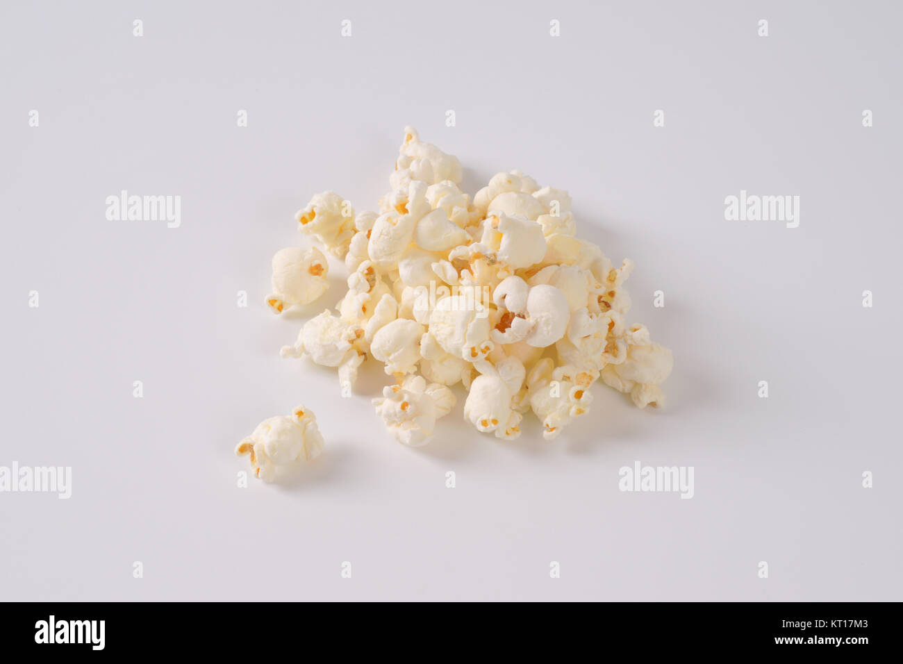 handful of popcorn Stock Photo - Alamy